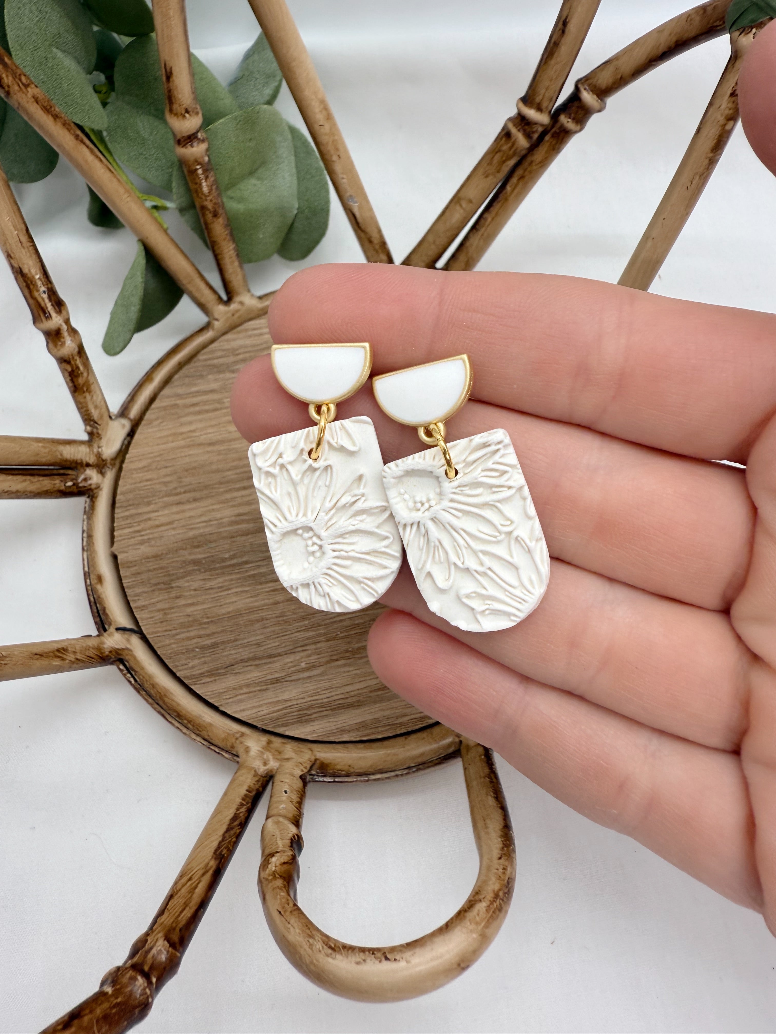 White Daisy Drop – Made With Love, Lauren